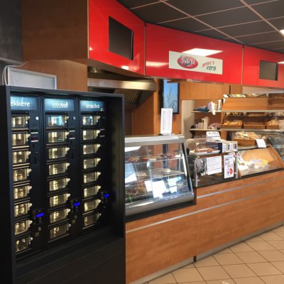 Zwarte Cross brengt snackmuur met sterallures