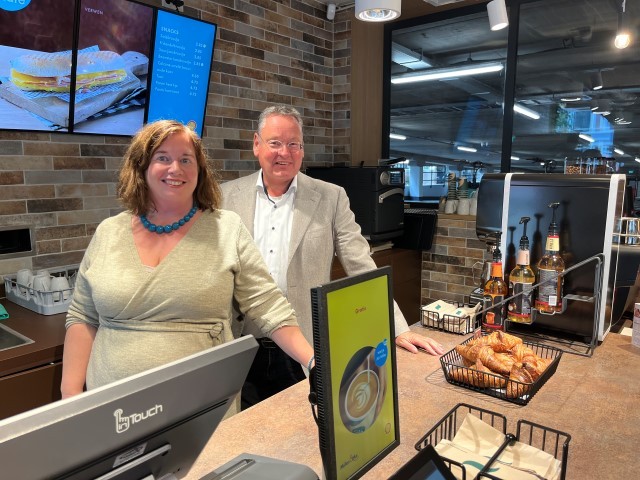 Shell opent tweede Shell Mobility Hub in Rotterdam