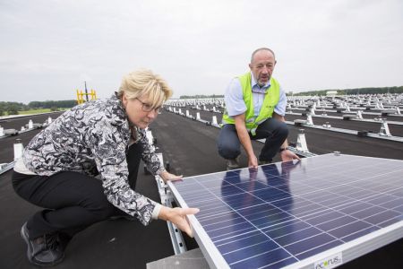 Albert Heijn-DC in Pijnacker krijgt 10.000 zonnepanelen
